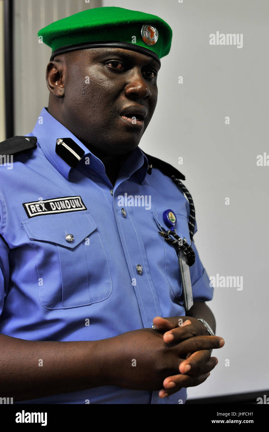 Nigeria police officer hi-res stock photography and images - Alamy