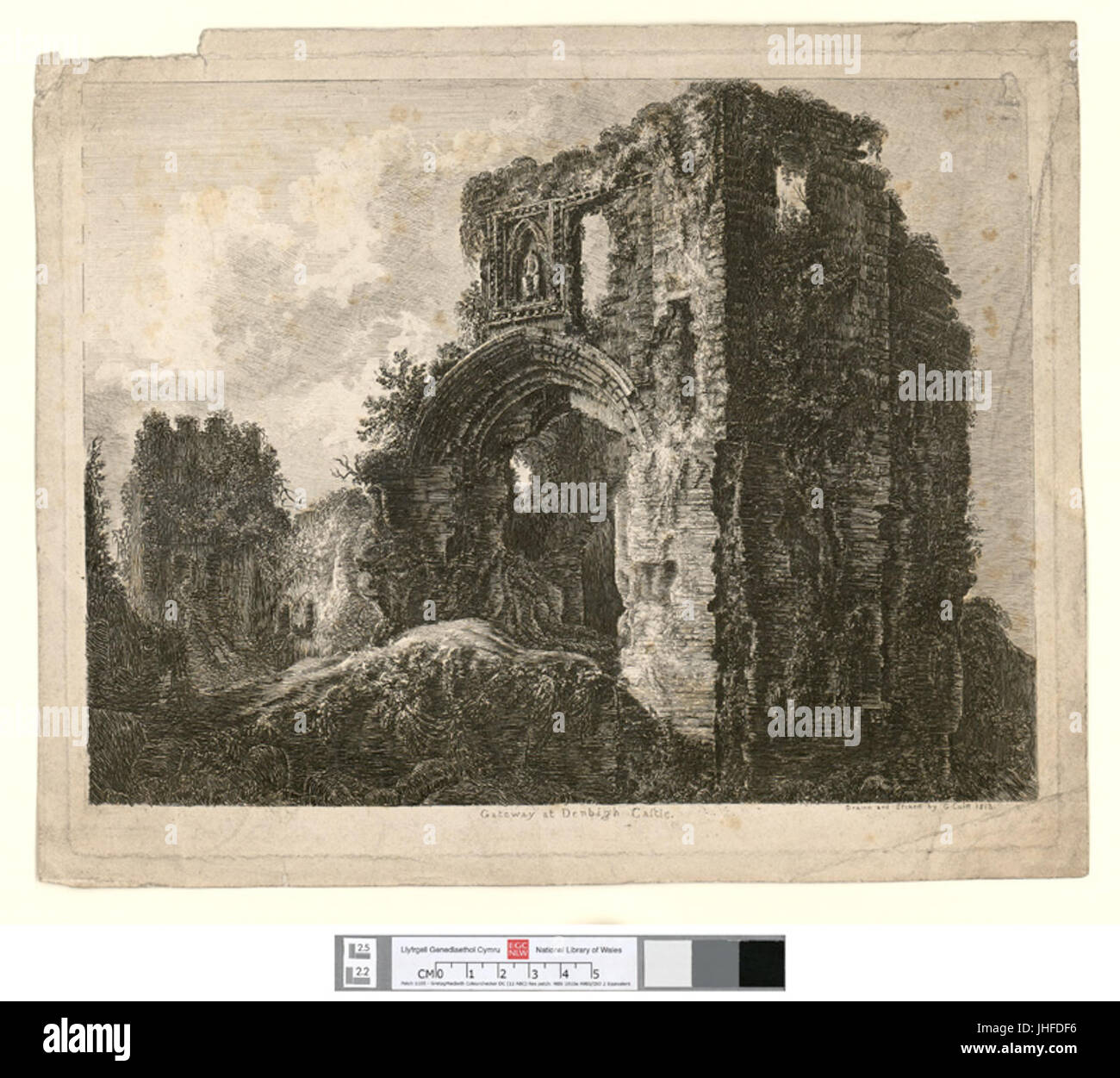 Castle gateway hi-res stock photography and images - Alamy