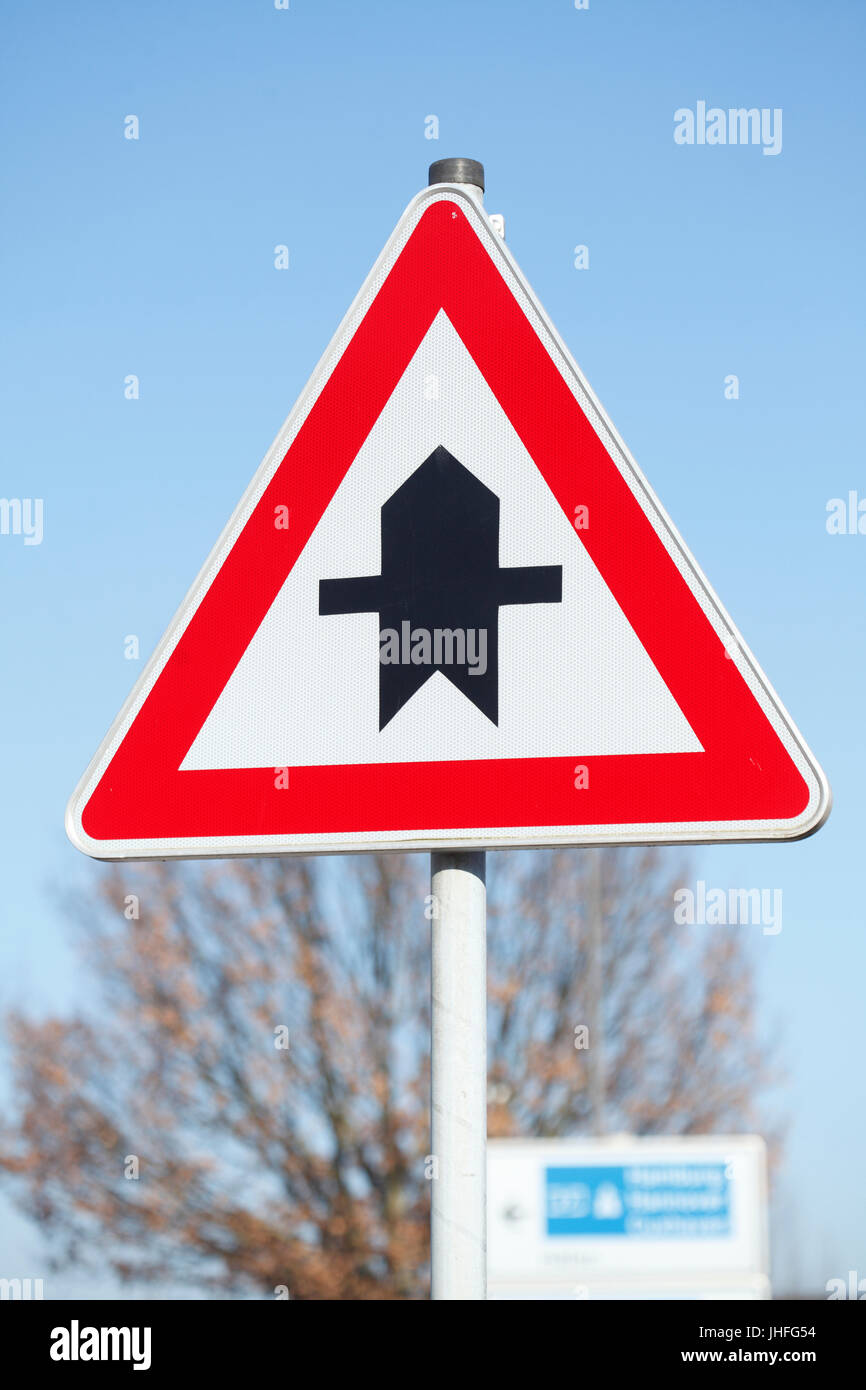 Priority traffic sign, right-off-way Stock Photo - Alamy