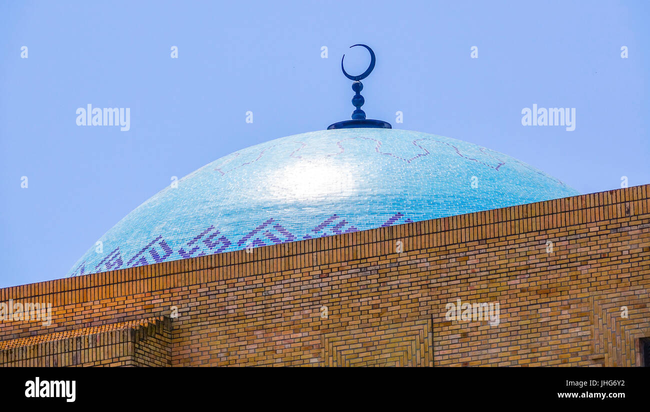 Central Mosque of Lisbon - LISBON, PORTUGAL 2017 Stock Photo - Alamy