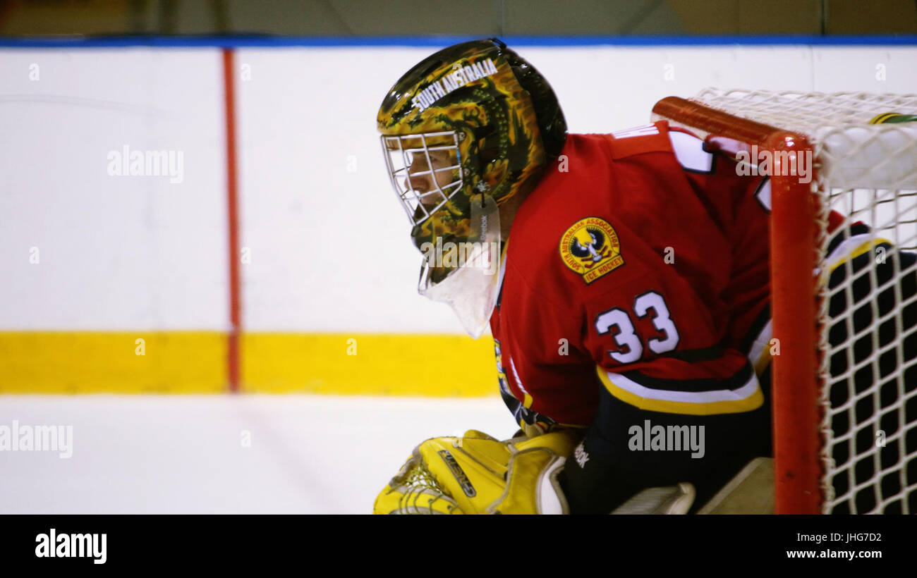Goalie line drawing hi-res stock photography and images - Alamy