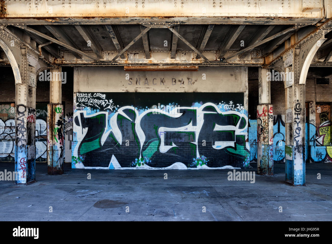 Amtrak train snack bar hi-res stock photography and images - Alamy