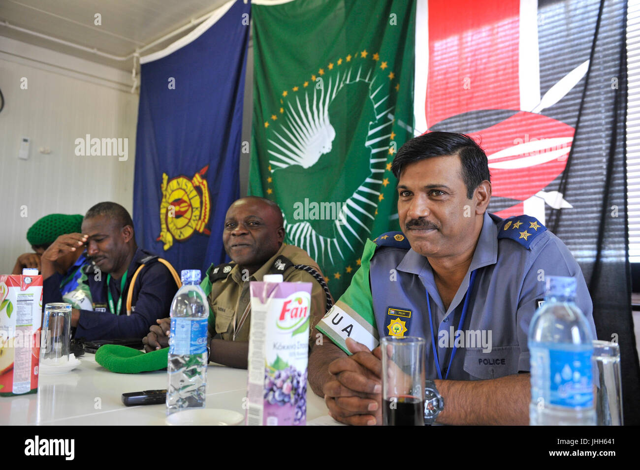 Kenyan police hi-res stock photography and images - Alamy