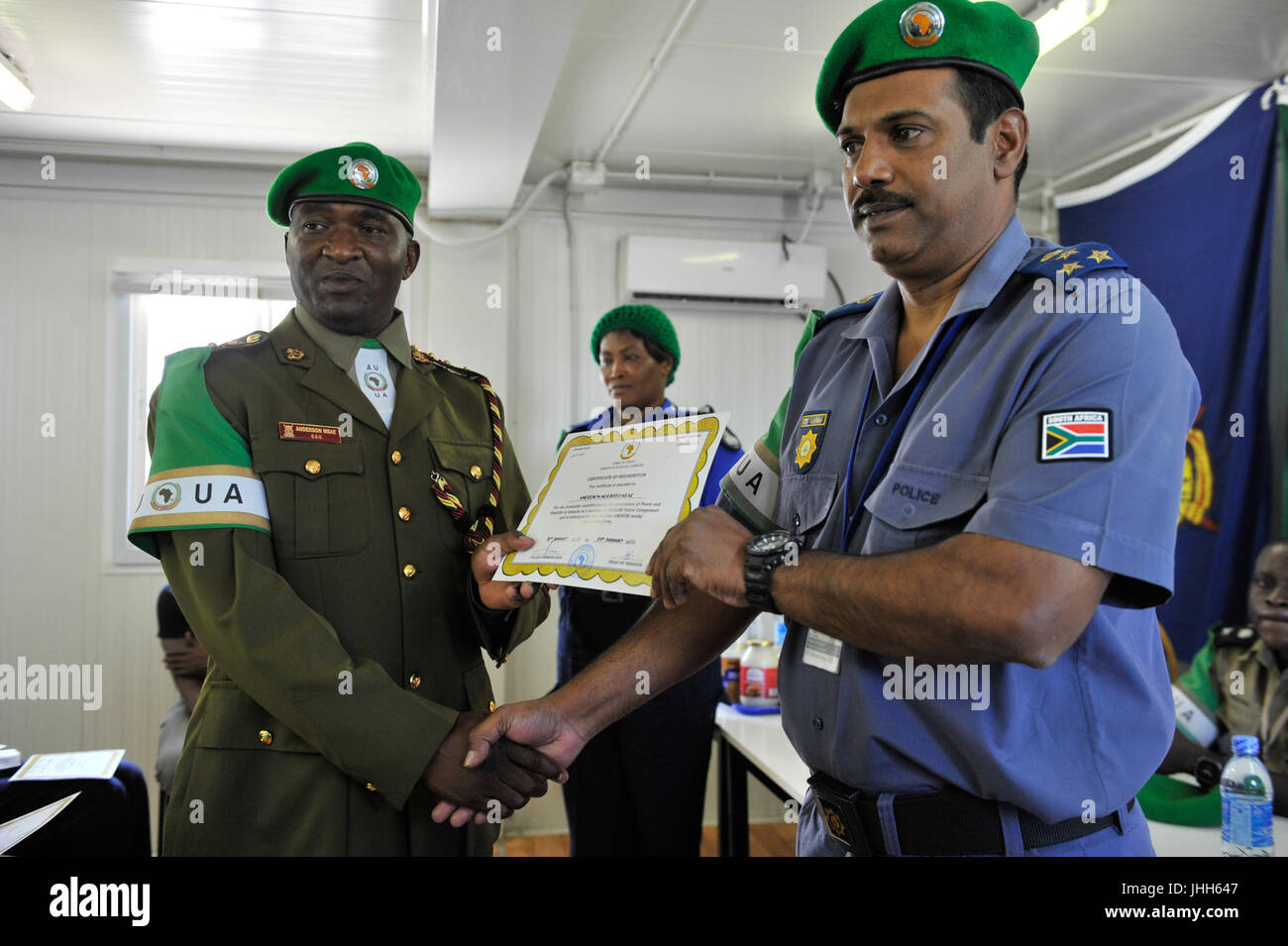 Kenyan police hi-res stock photography and images - Alamy