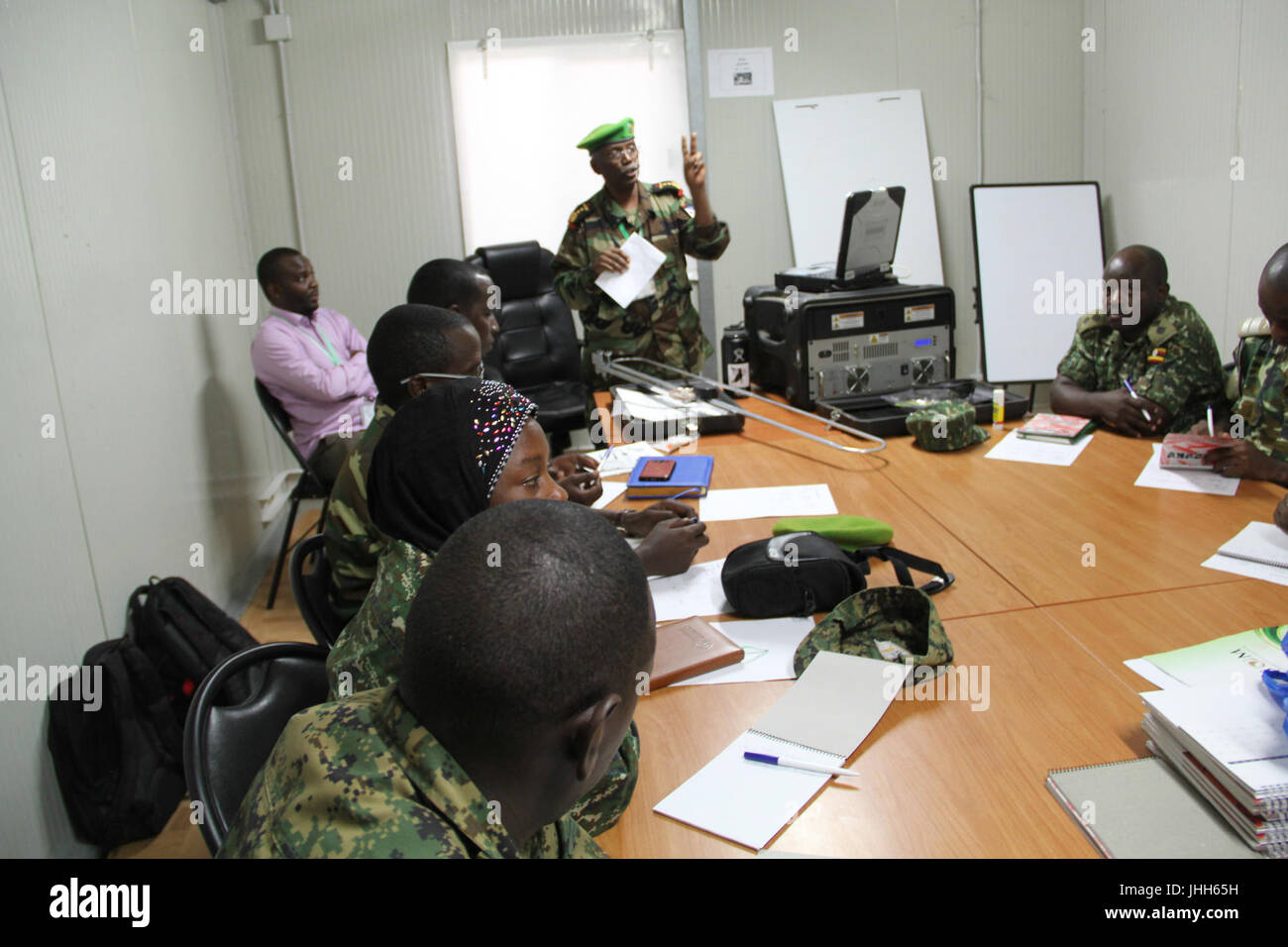 Military radio operators hi-res stock photography and images - Alamy