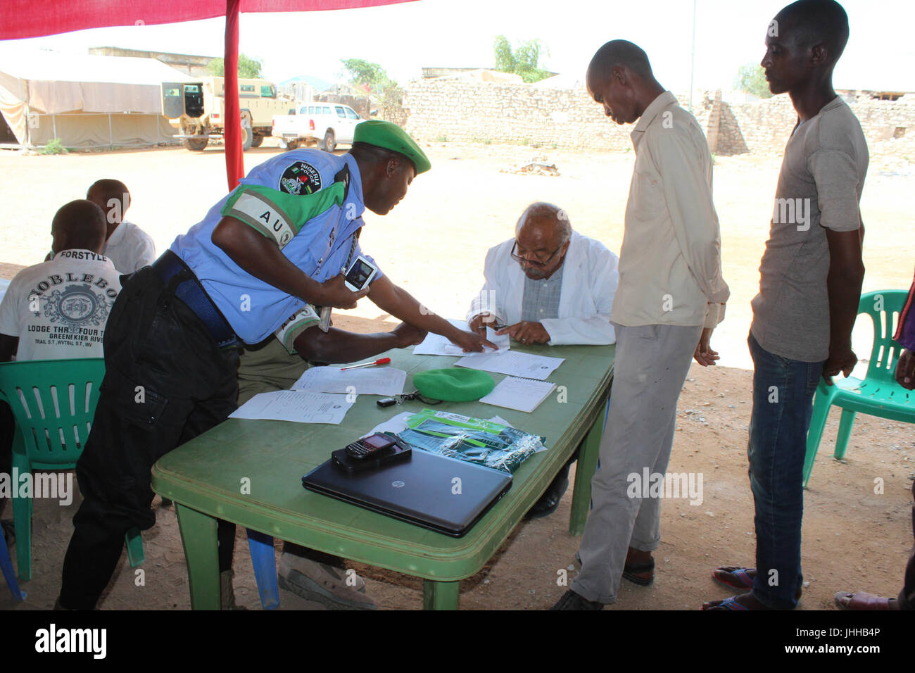 Vetting art hi-res stock photography and images - Alamy