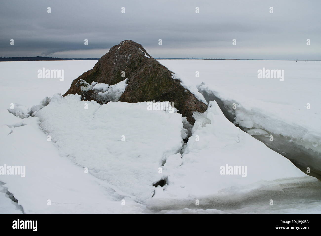 Rock ice crack hi-res stock photography and images - Alamy