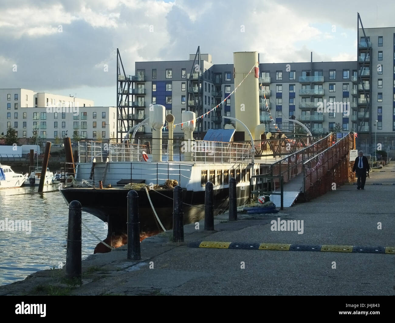 2016 Medway Queen, Gillingham Pier3509 Stock Photo - Alamy