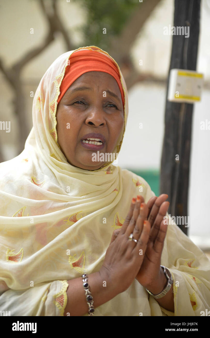 Health research interview hi-res stock photography and images - Alamy