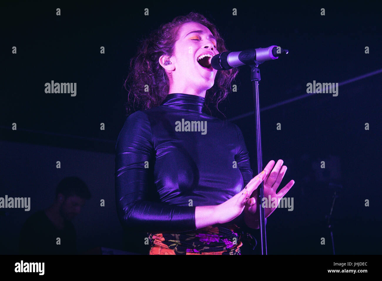 Rae morris 2017 hi-res stock photography and images - Alamy