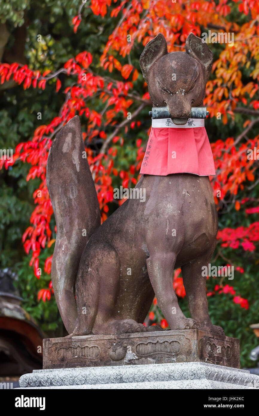 Kitsune hi-res stock photography and images - Alamy