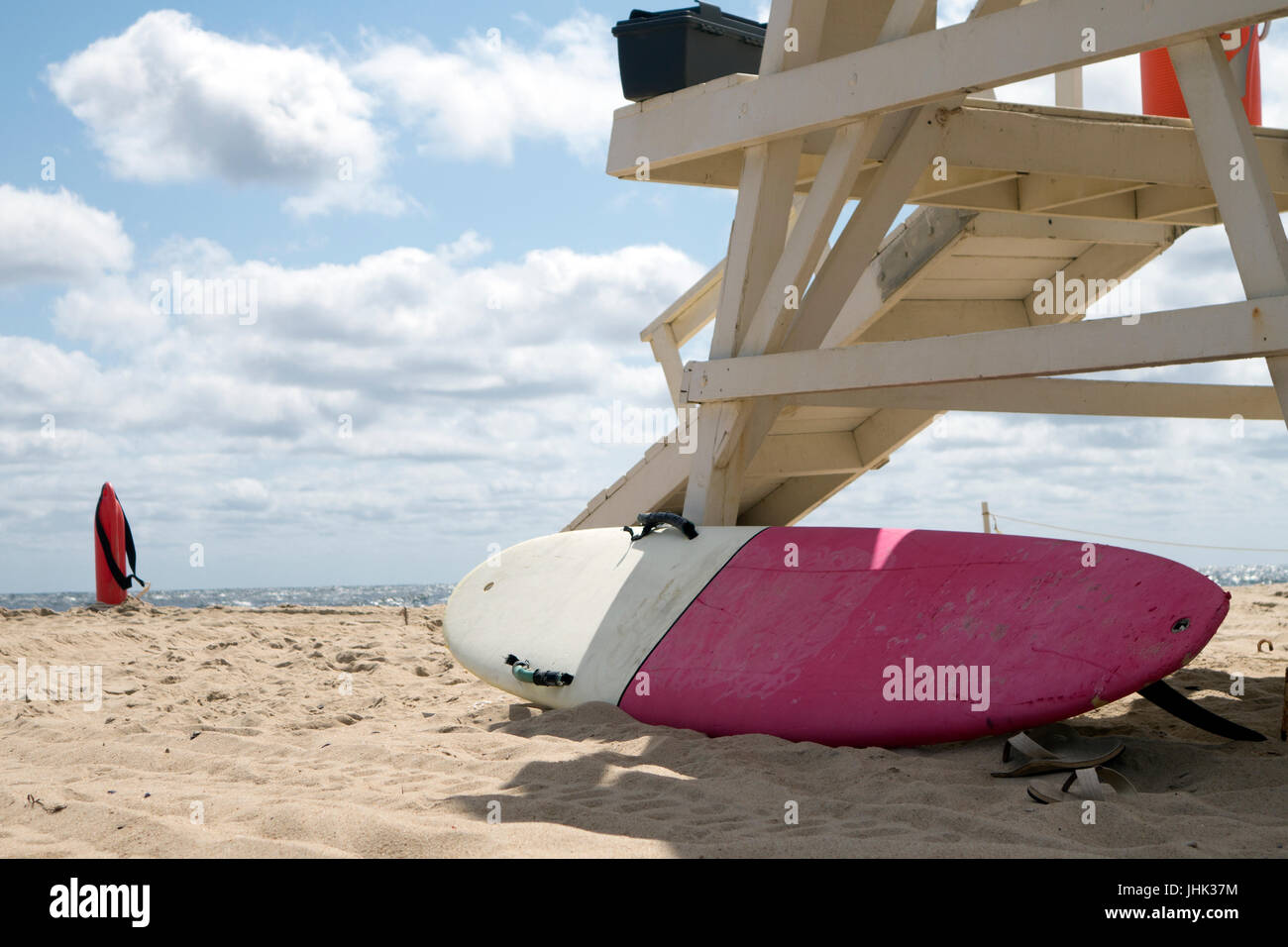 California lifeguard stand hi-res stock photography and images - Alamy
