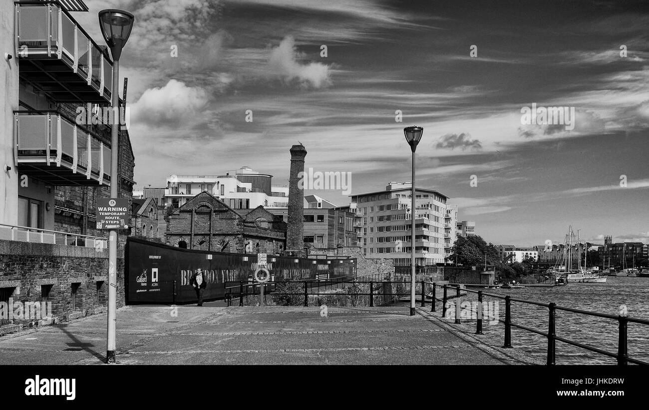 Bristol waterfront hi-res stock photography and images - Alamy