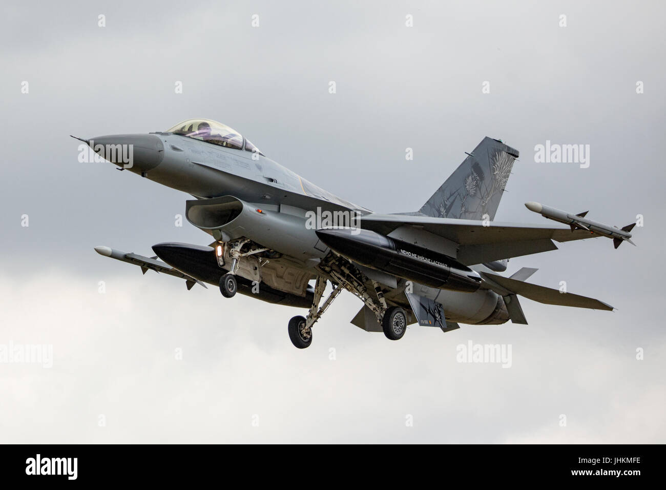 American Lockheed Martin F-16 landing at RAF Fairford ahead of the RIAT ...