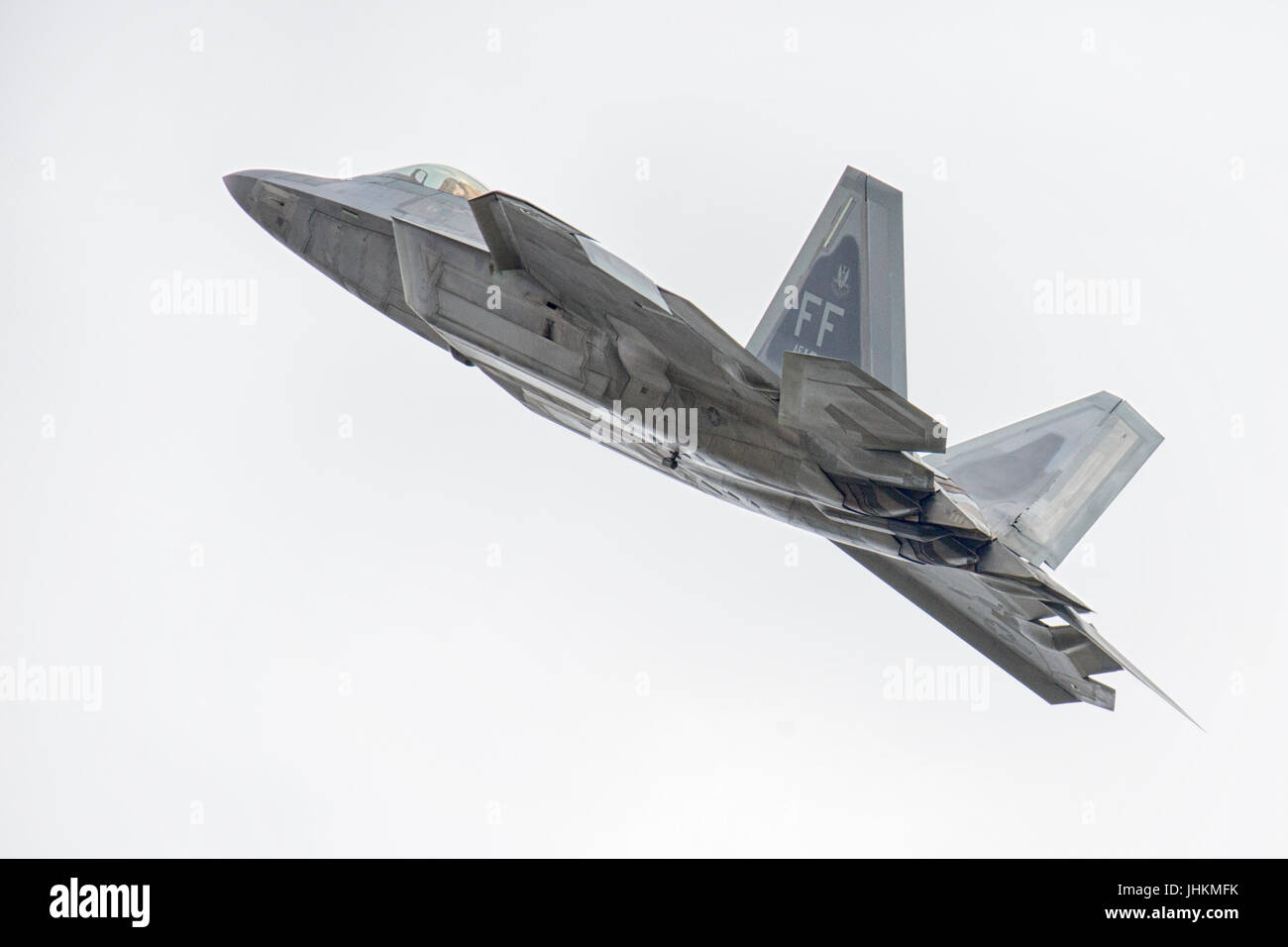 A Lockheed Martin F-22 Raptor is practicing before the RIAT 2017 Air ...