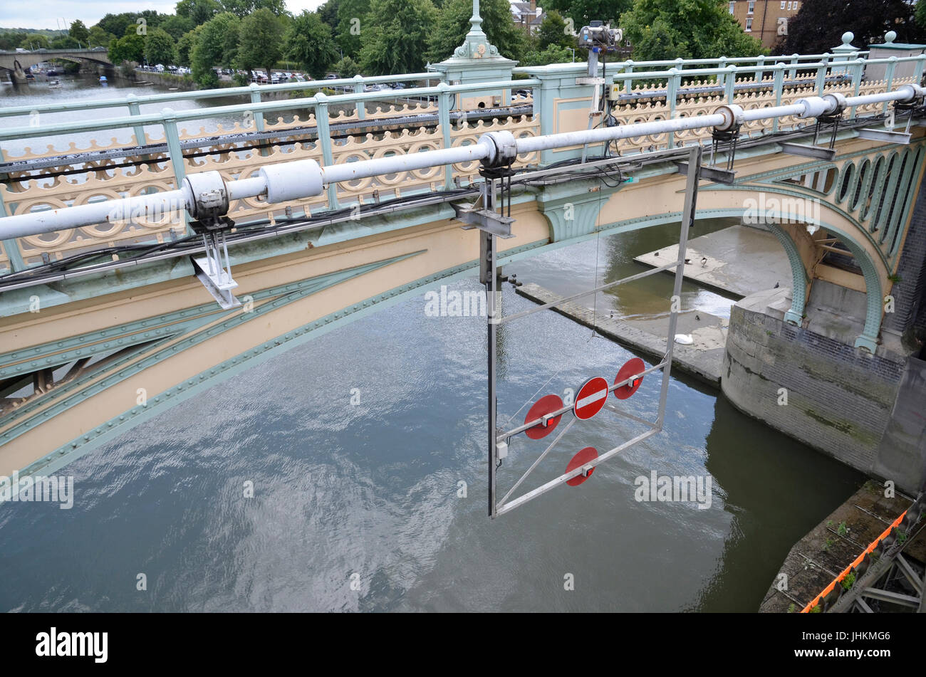 Richmond lock hi-res stock photography and images - Alamy