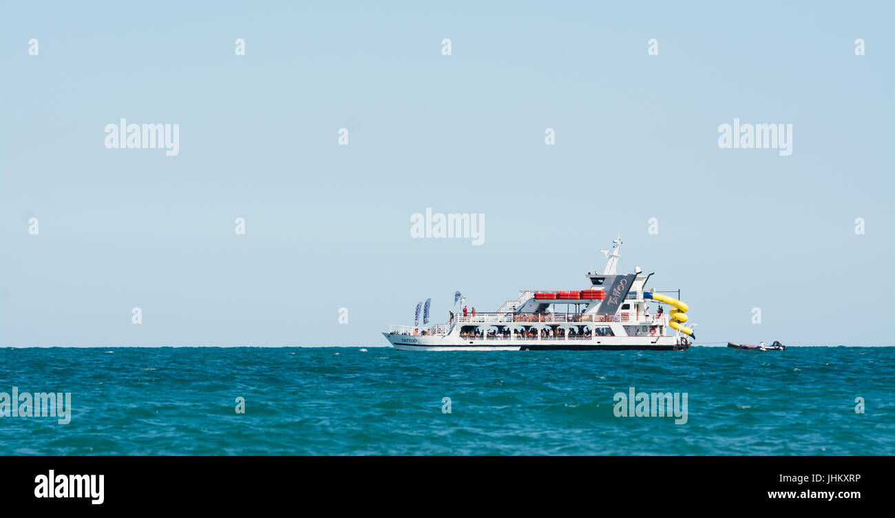 Sailing ship pleasure craft hi-res stock photography and images - Alamy