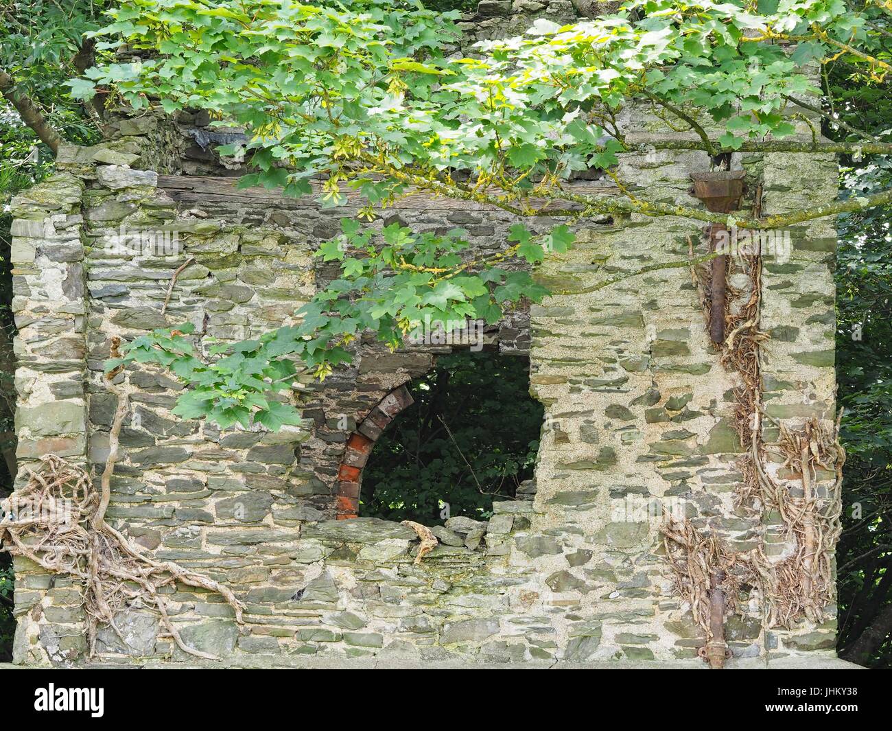 Castellated parapet hi-res stock photography and images - Alamy