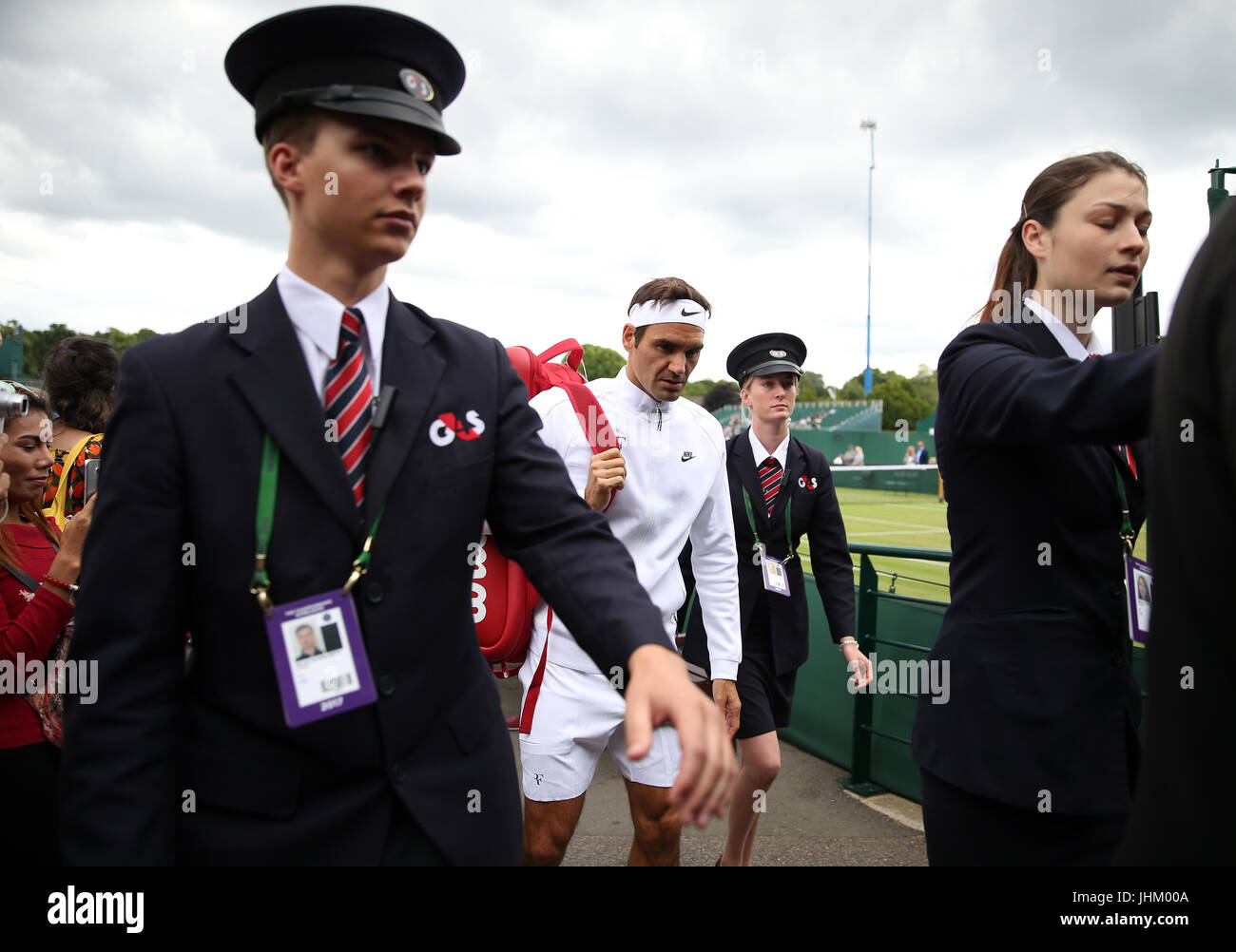 Roger federer 2017 wimbledon hi-res stock photography and images - Alamy