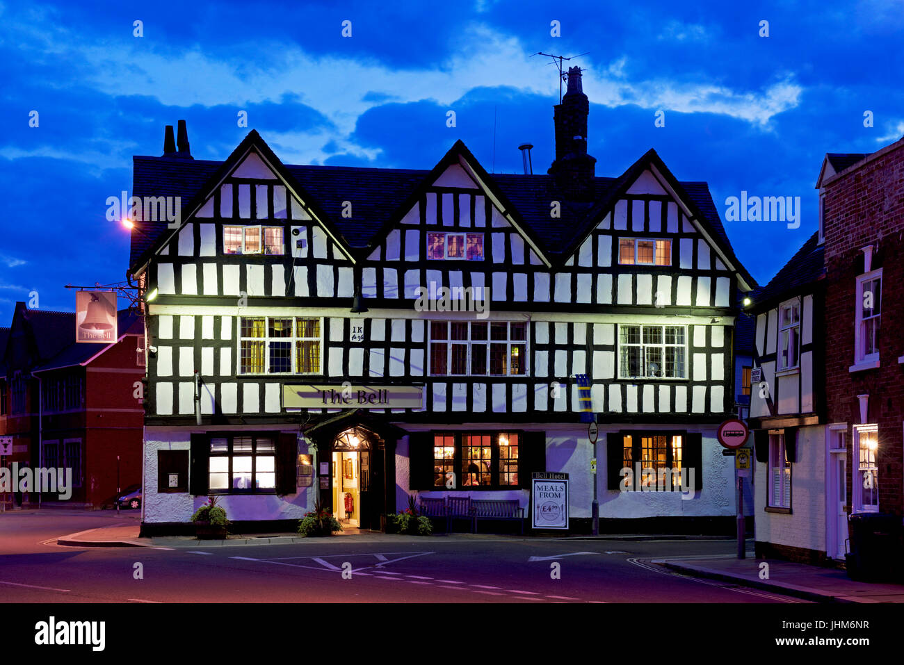 Old english house night hi-res stock photography and images - Alamy
