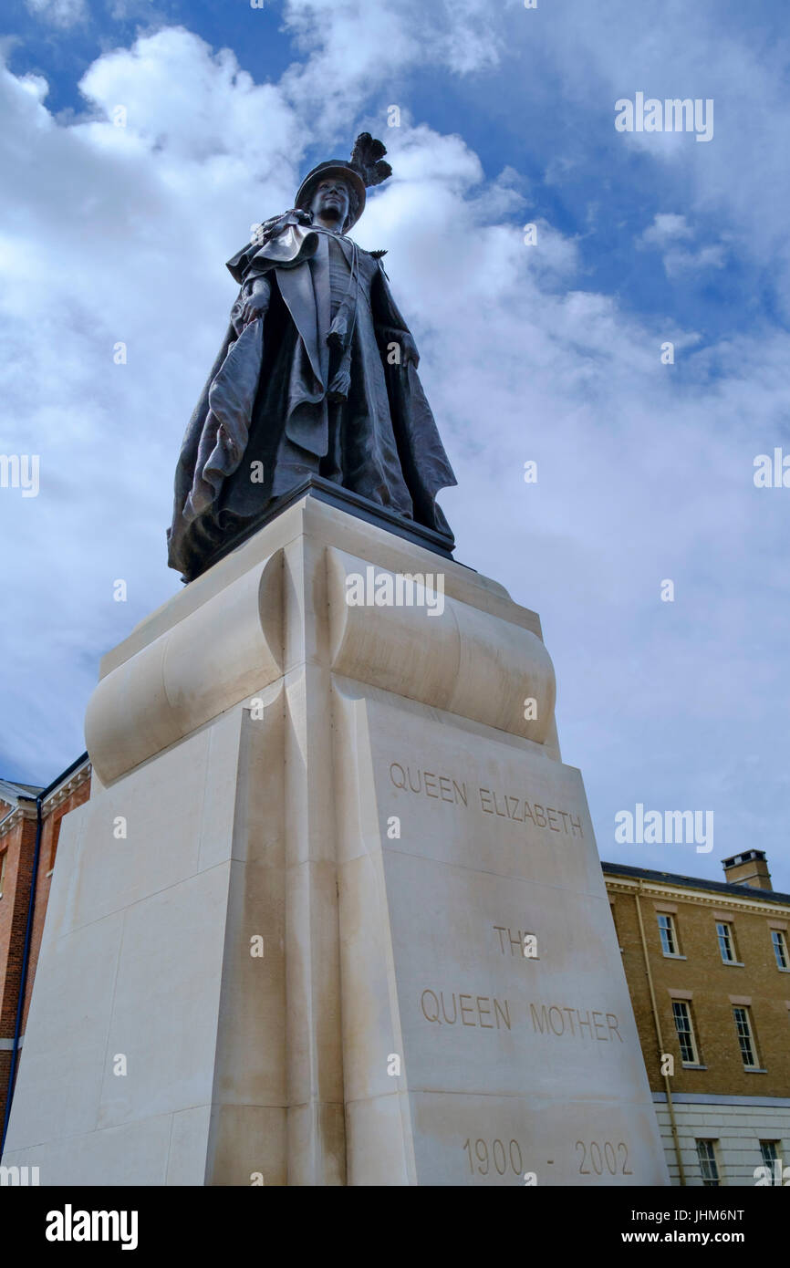 Poundbury queen mother square hi-res stock photography and images - Alamy