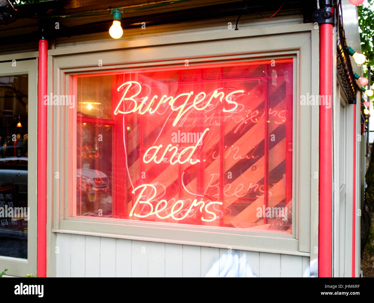 Burgers and beers sign hi-res stock photography and images - Alamy