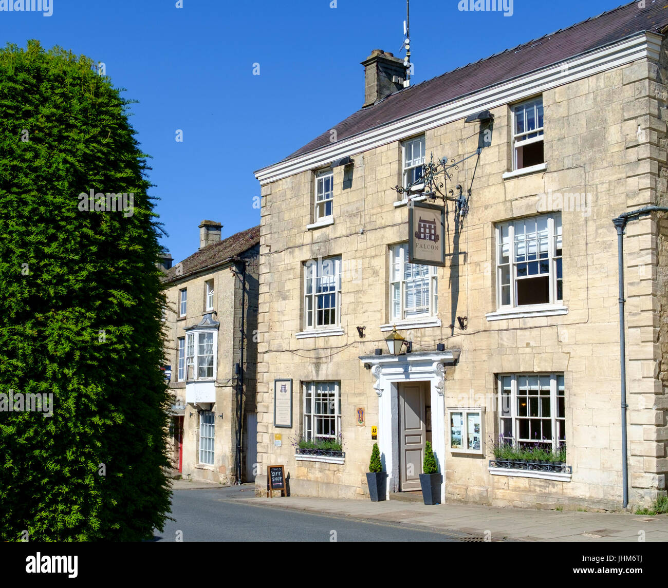 Falcon hotel painswick hi-res stock photography and images - Alamy