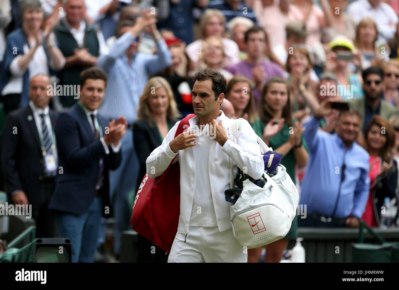 Roger federer 2017 wimbledon hi-res stock photography and images - Alamy