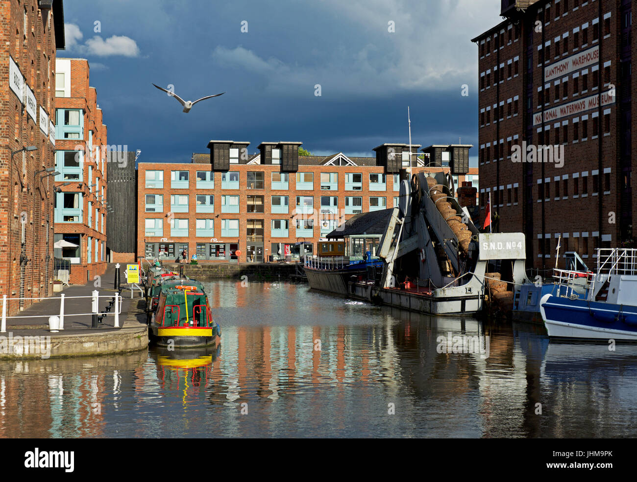 Gloucester quays hi-res stock photography and images - Alamy