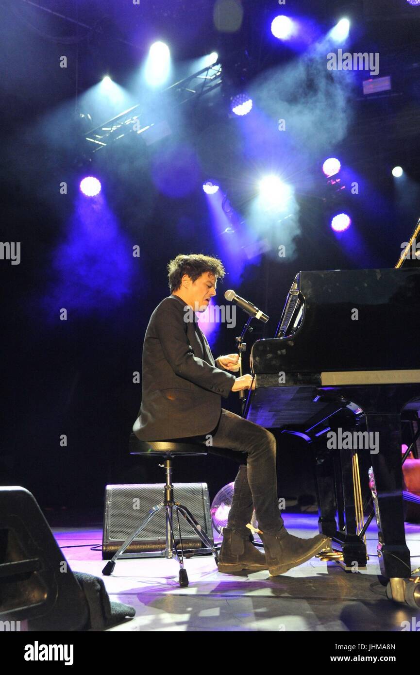 Jamie cullum 2017 hi-res stock photography and images - Alamy