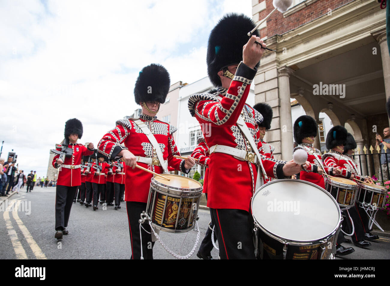 Irish guards band hi-res stock photography and images - Alamy