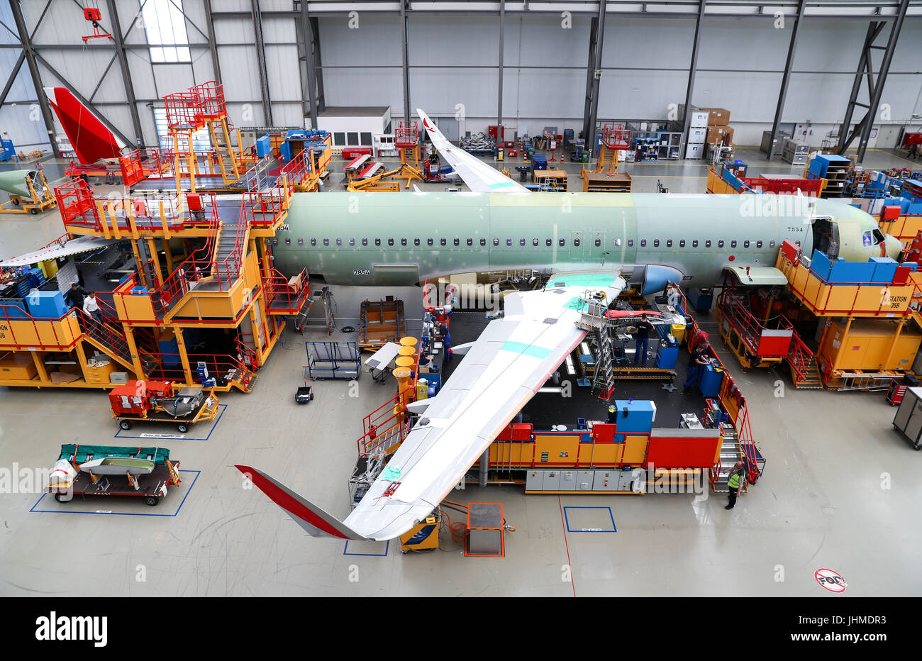 Airbus a320 assembly line hi-res stock photography and images - Alamy