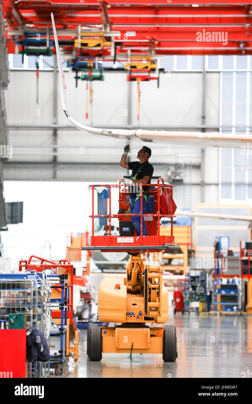 Hamburg, Germany. 14th July, 2017. Airbus employees working in the ...