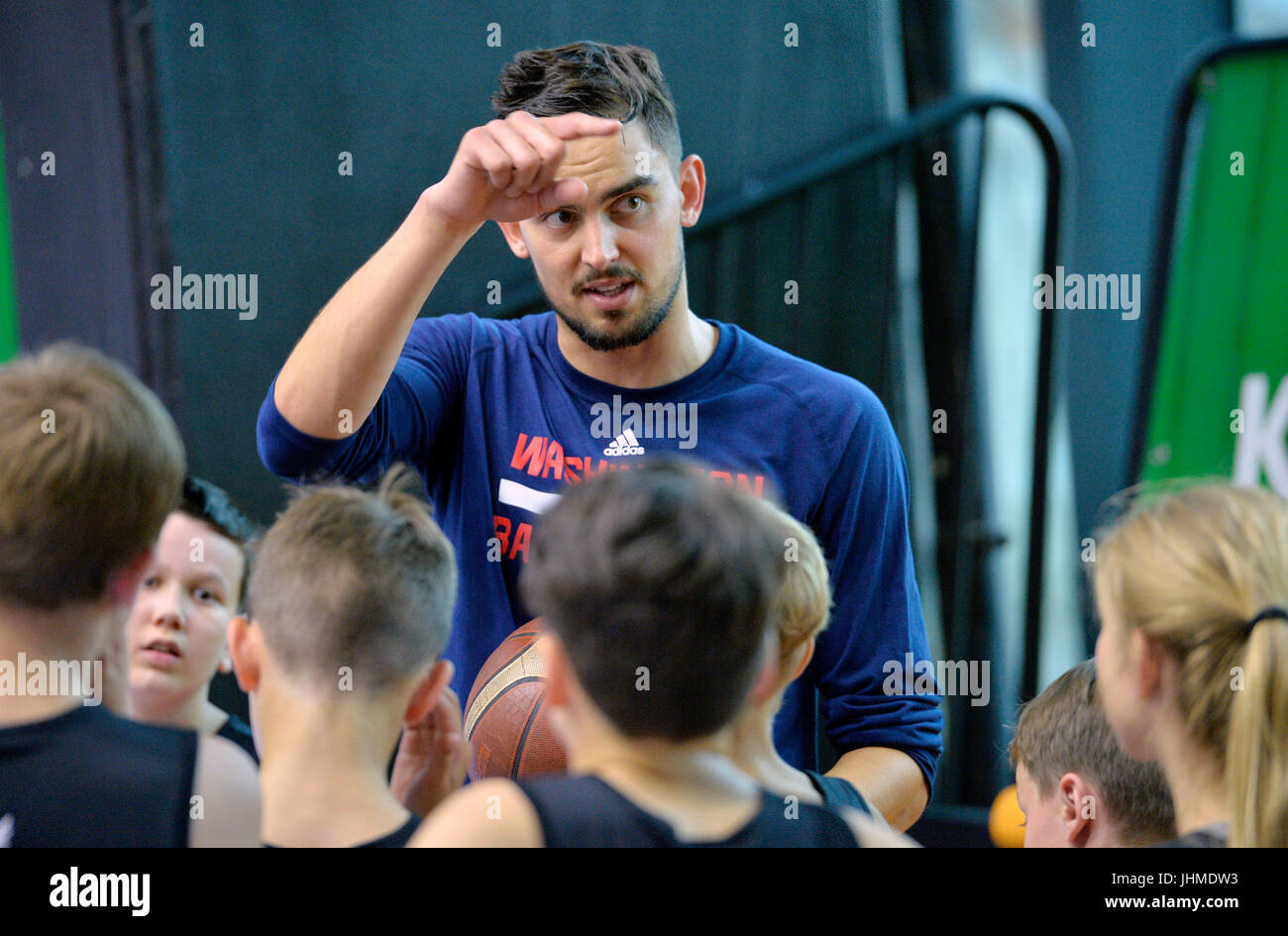 Washington wizards tomas satoransky hi-res stock photography and images ...