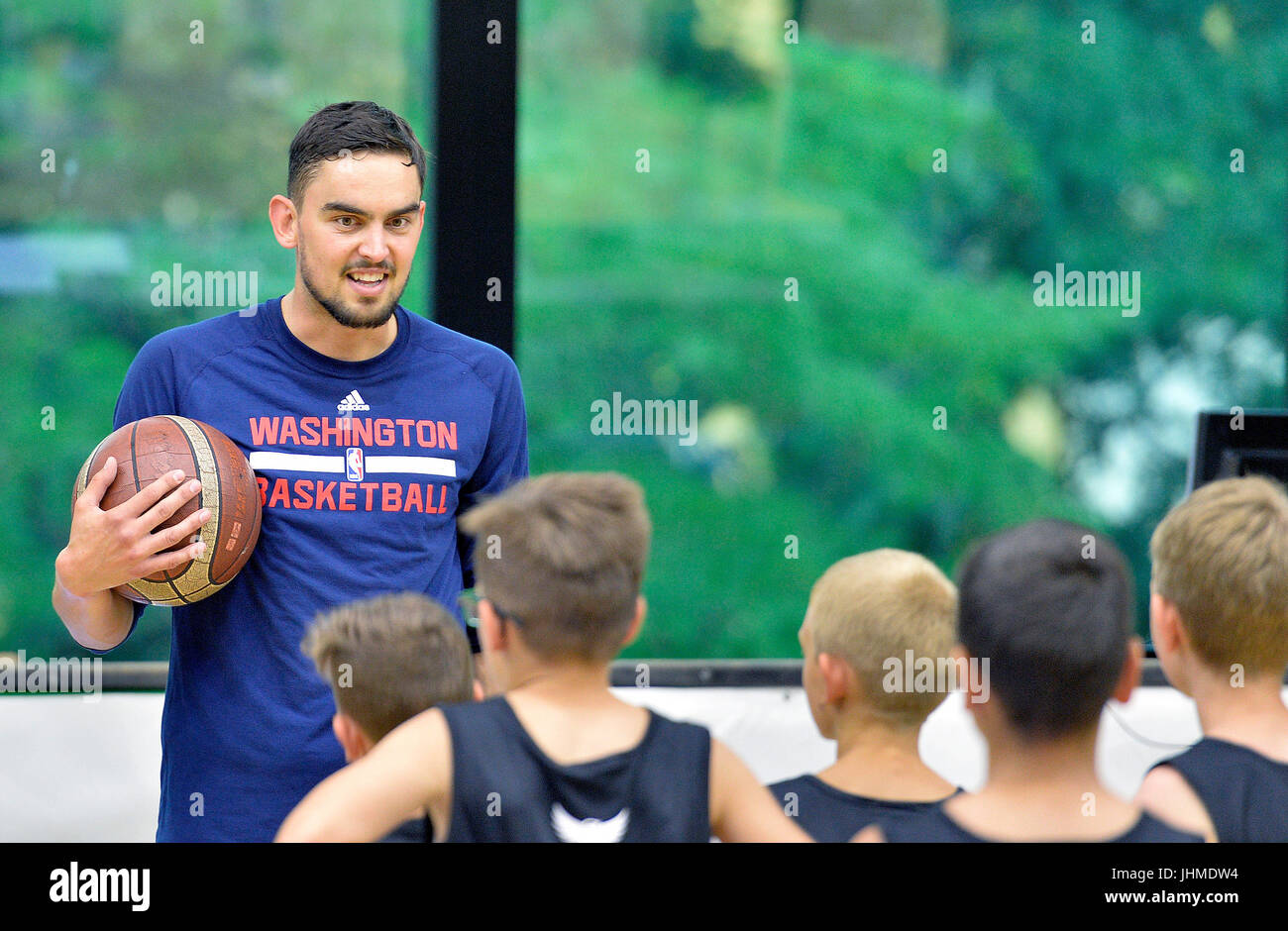 Washington wizards tomas satoransky hi-res stock photography and images ...