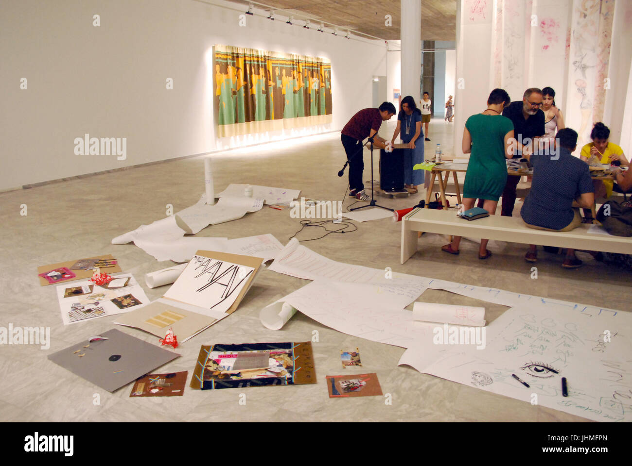 Visitors and employees of the documenta 14 get creative during the ...
