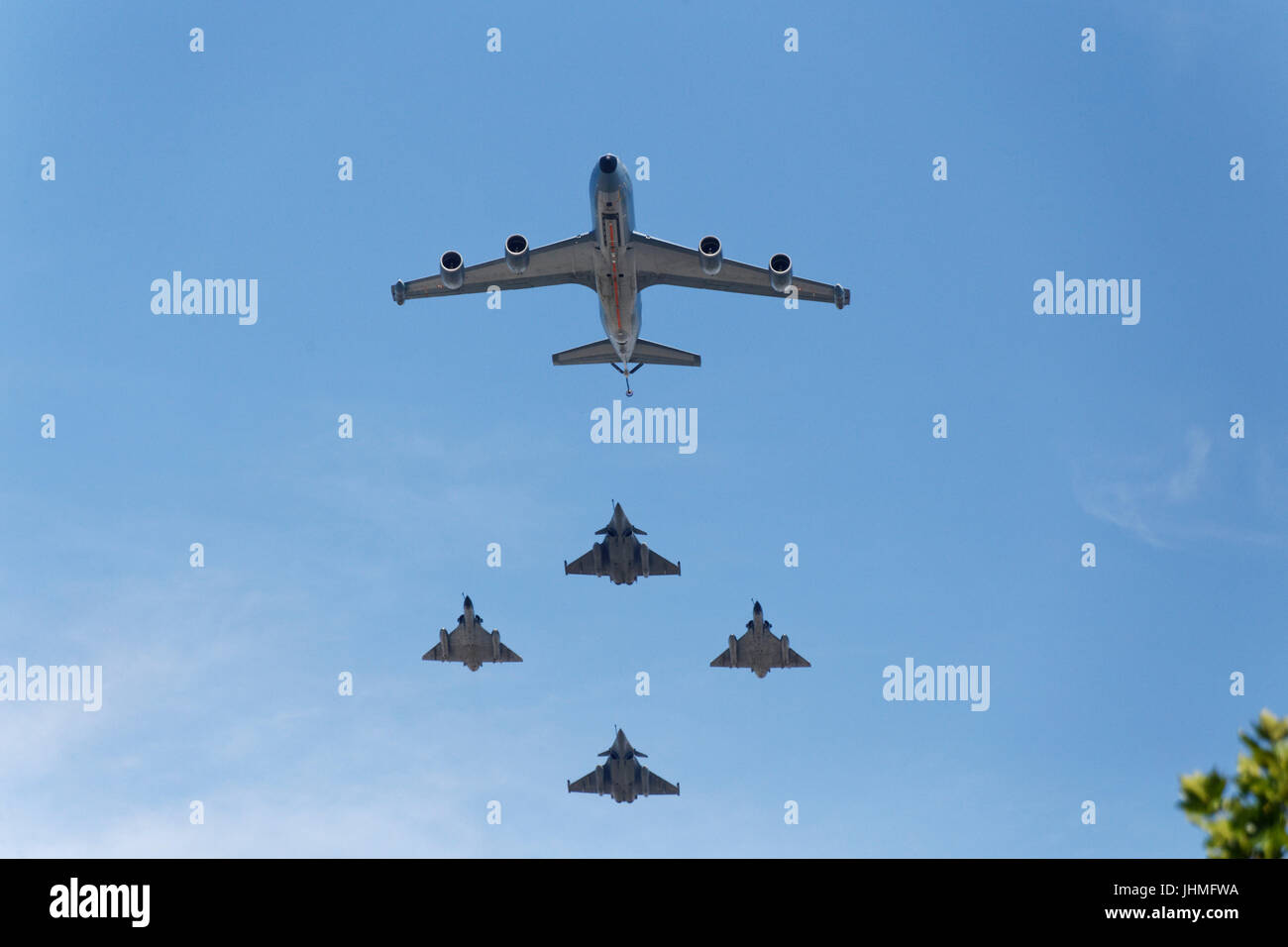 C 135 hi-res stock photography and images - Alamy
