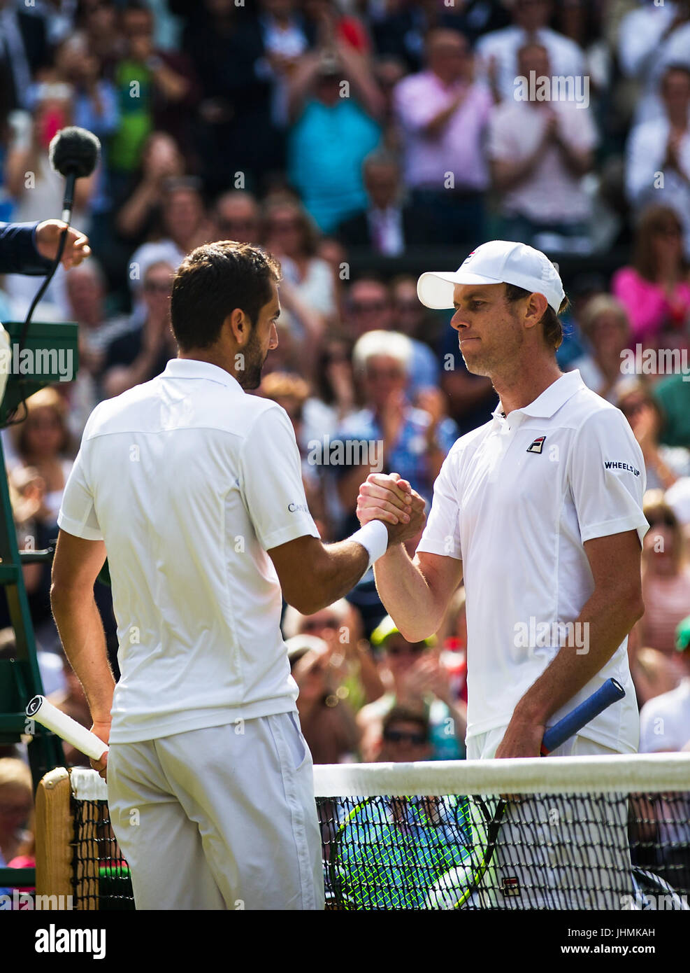 United lost match 3 1 hi-res stock photography and images - Alamy