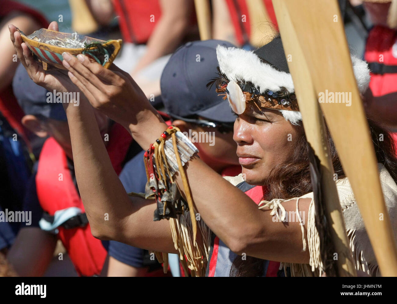 Canada first nation canoe hi-res stock photography and images - Alamy