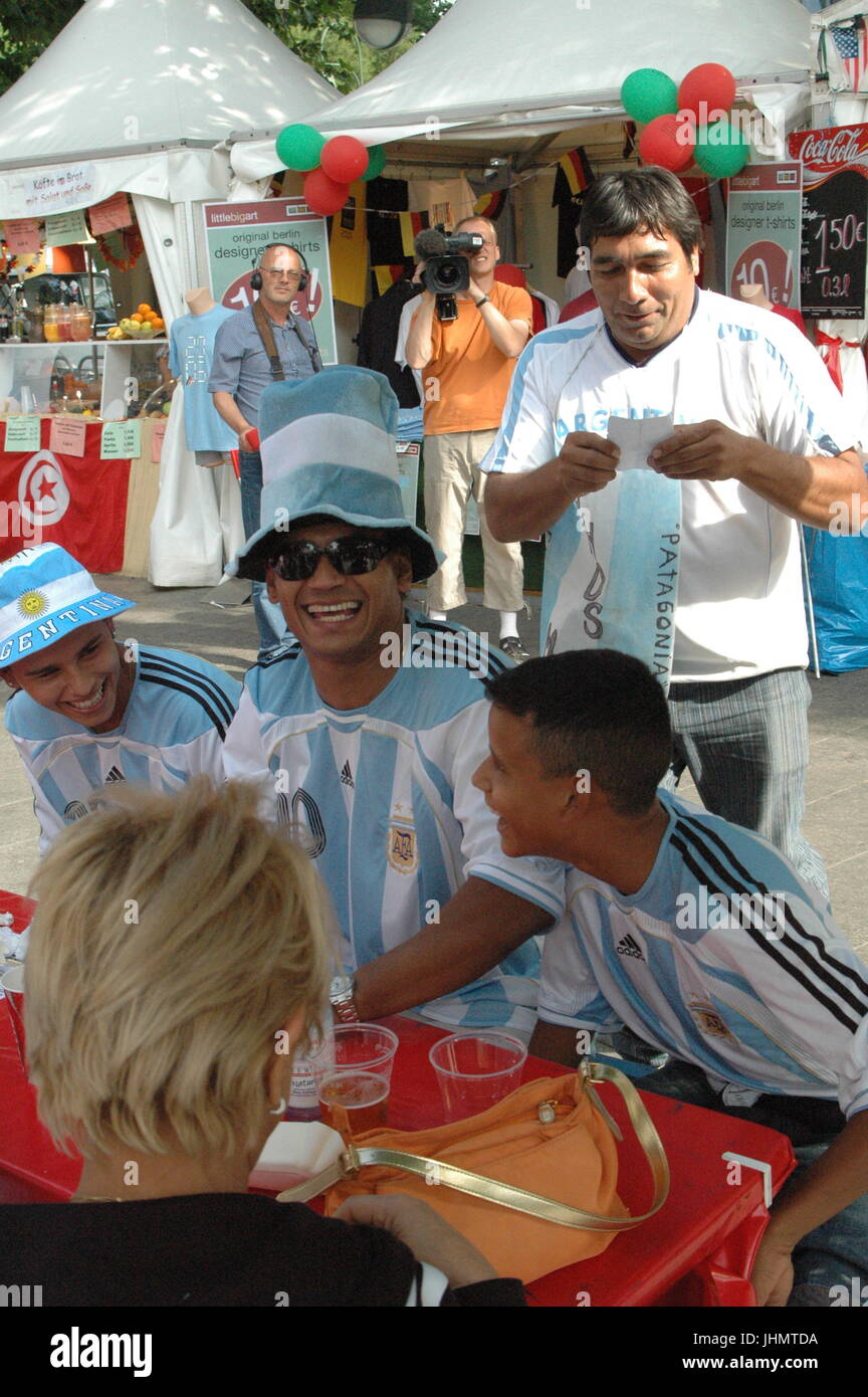 Argentinian football fans at the 2006 Football World Cup at ...