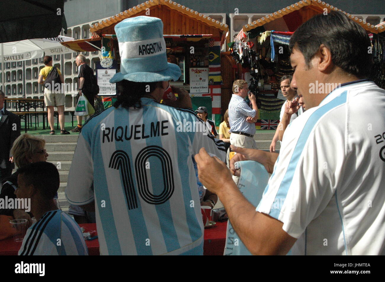 Argentinian football fans at the 2006 Football World Cup at ...