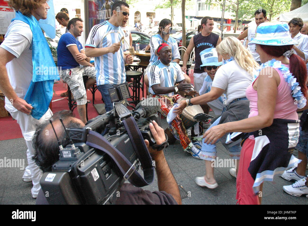 Argentinian football fans at the 2006 Football World Cup at ...