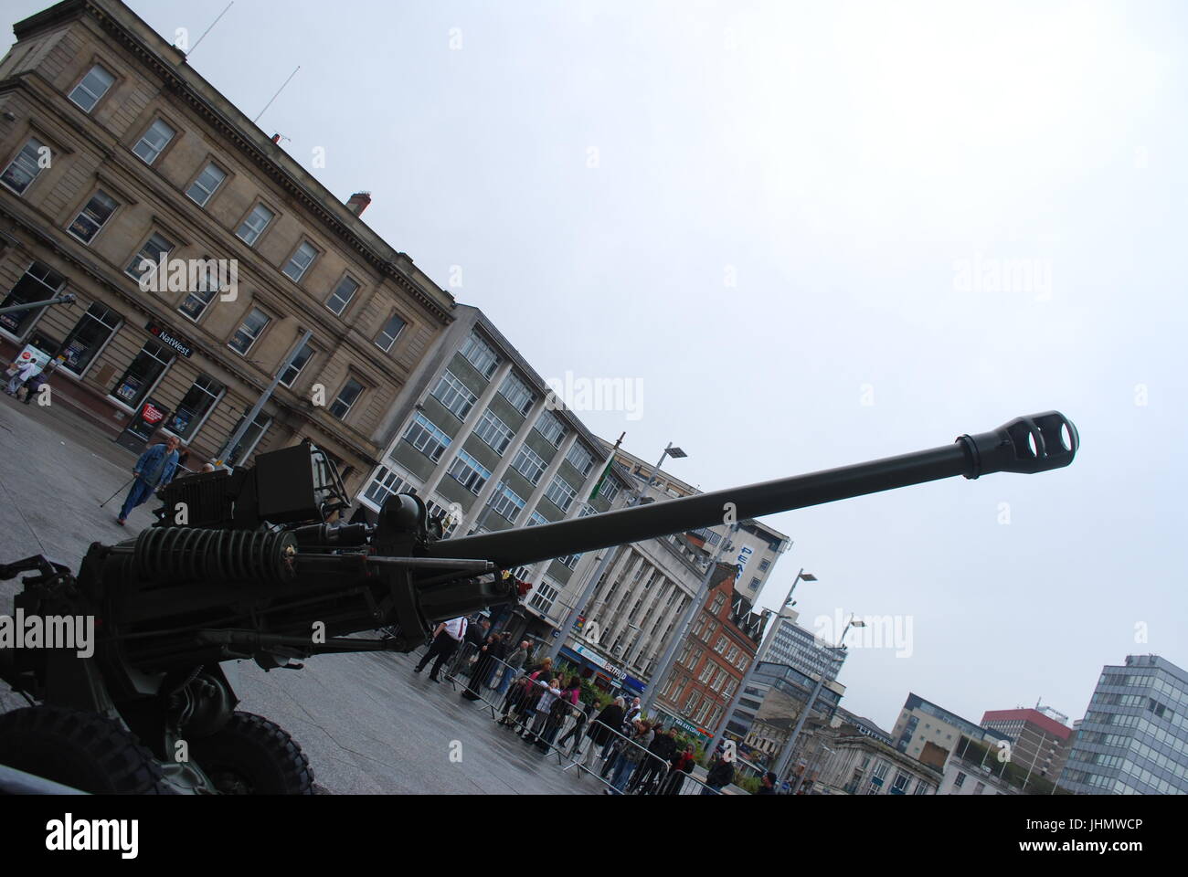 Artillery gun in Old Market Square, Nottingham for Remembrance Sunday ...