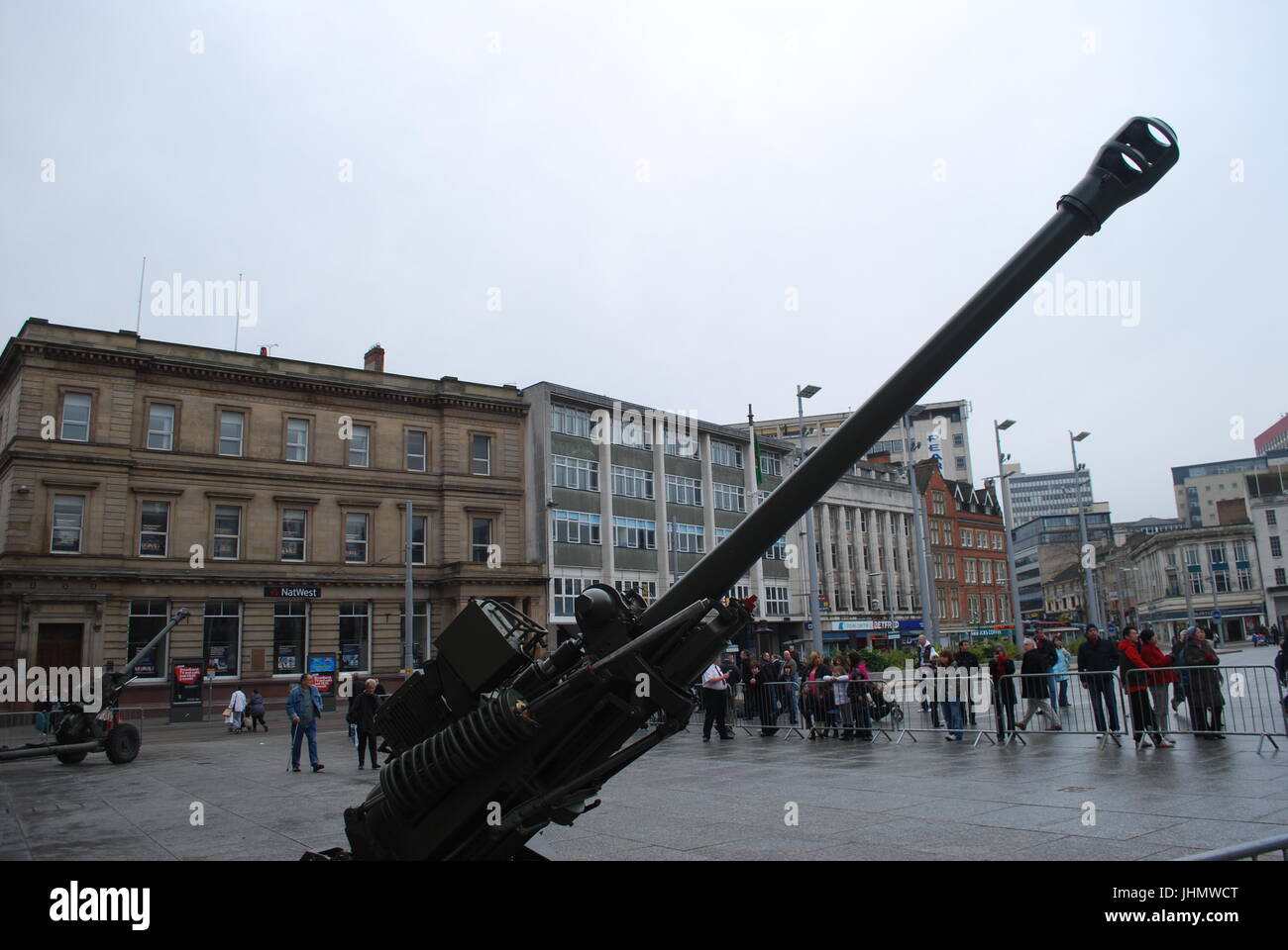 Artillery gun in Old Market Square, Nottingham for Remembrance Sunday ...