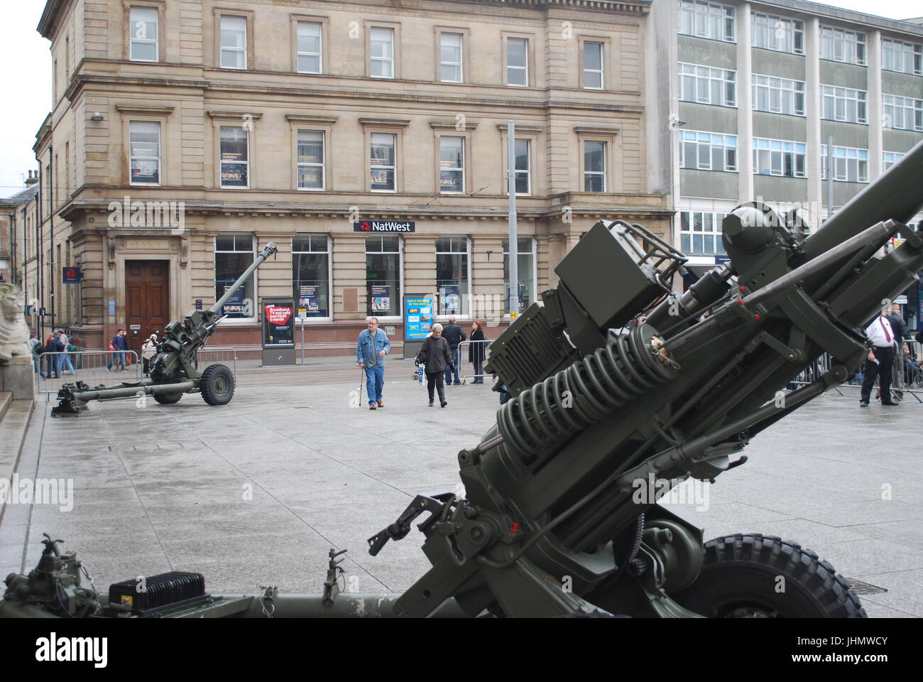 Artillery gun in Old Market Square, Nottingham for Remembrance Sunday ...