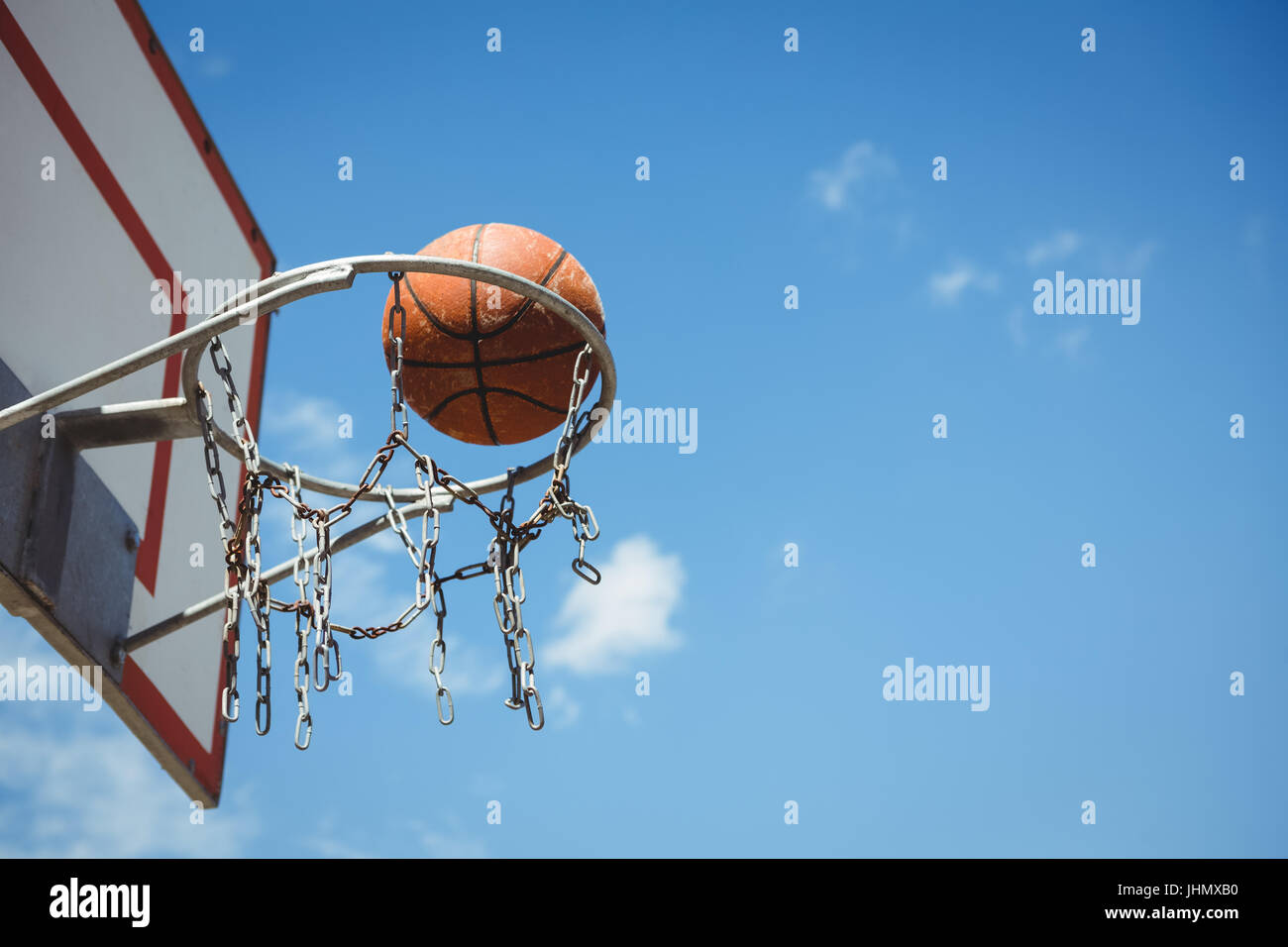 Basketball hoop net hanging hi-res stock photography and images - Alamy