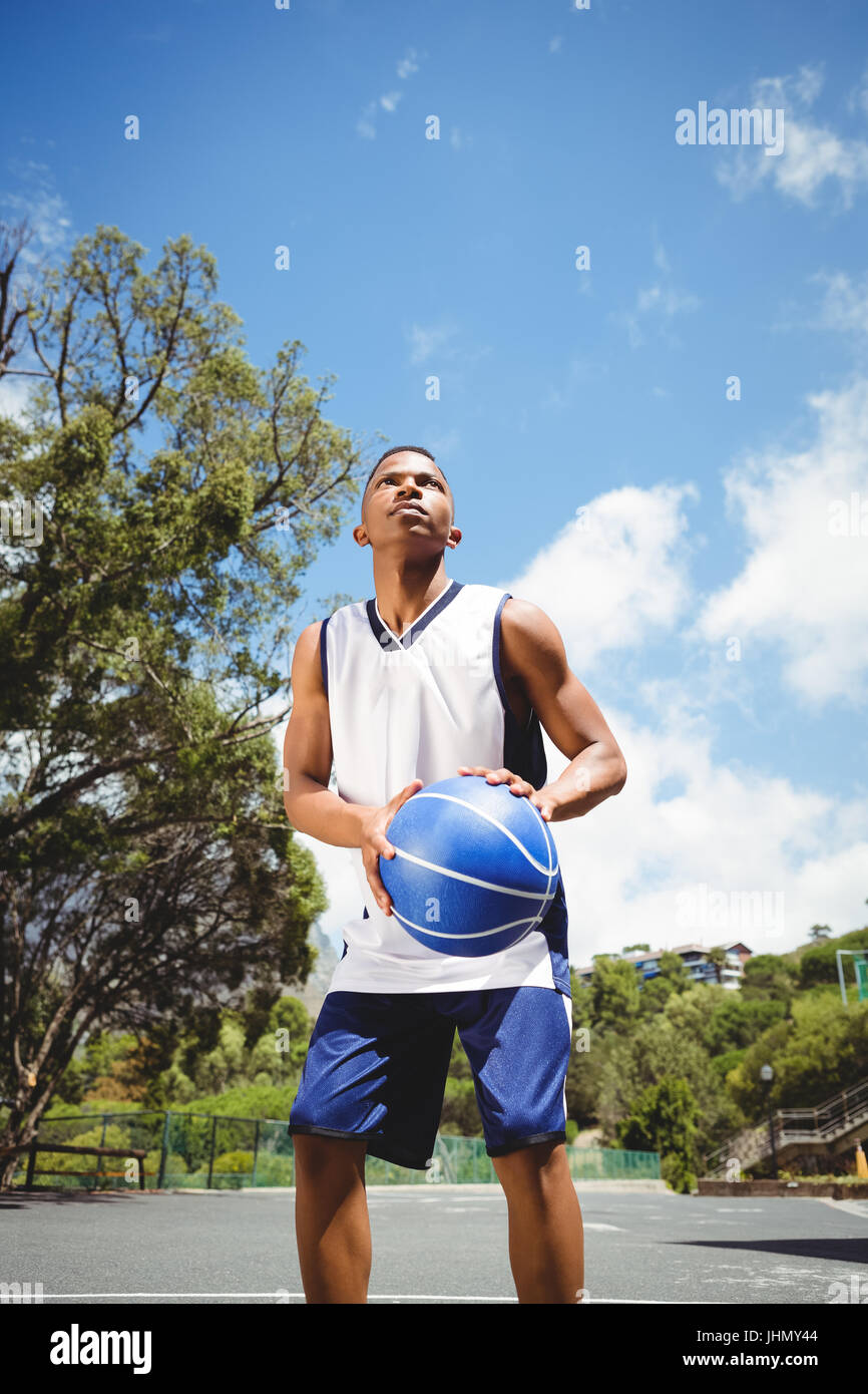 Practicing basketball hi-res stock photography and images - Alamy