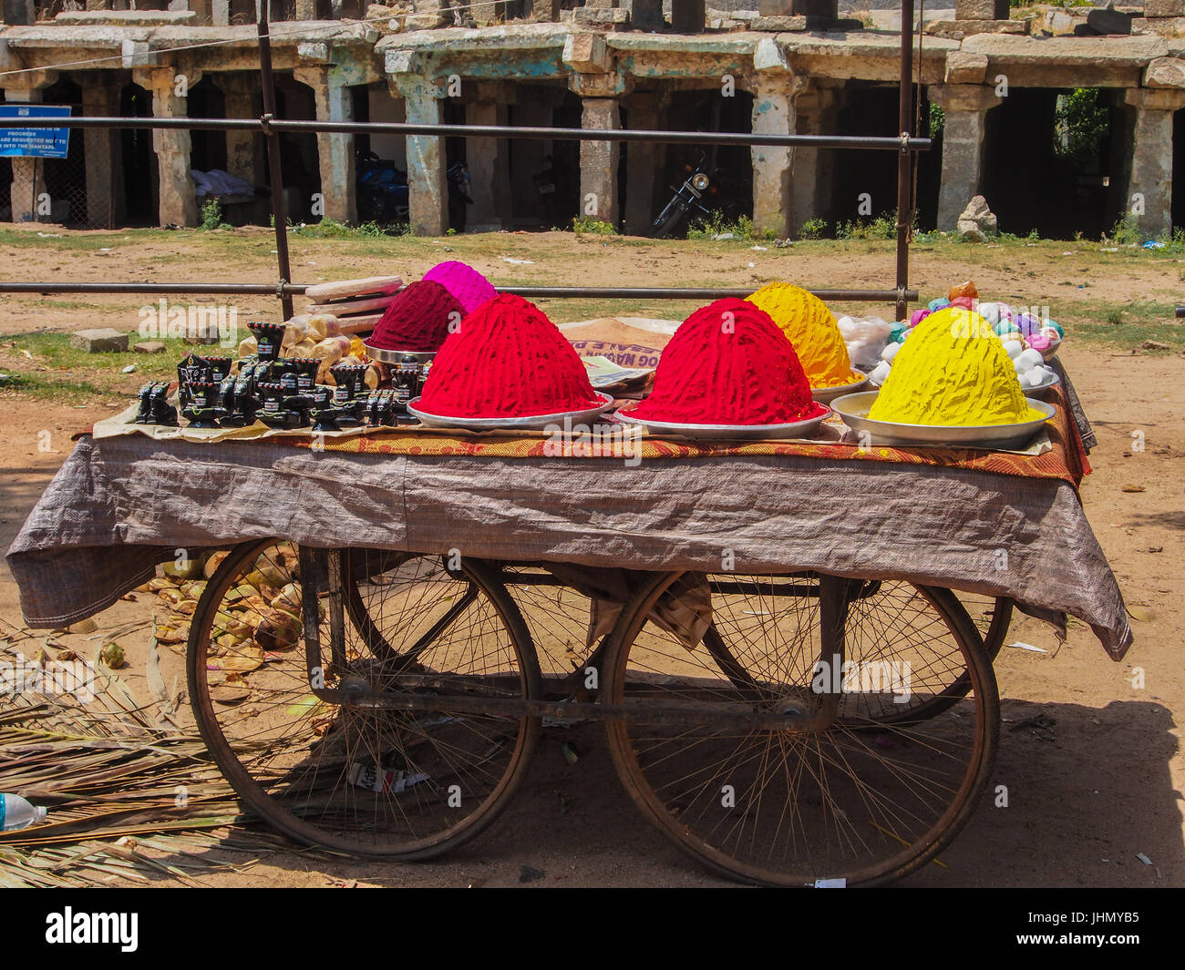Bindi powder hi-res stock photography and images - Alamy