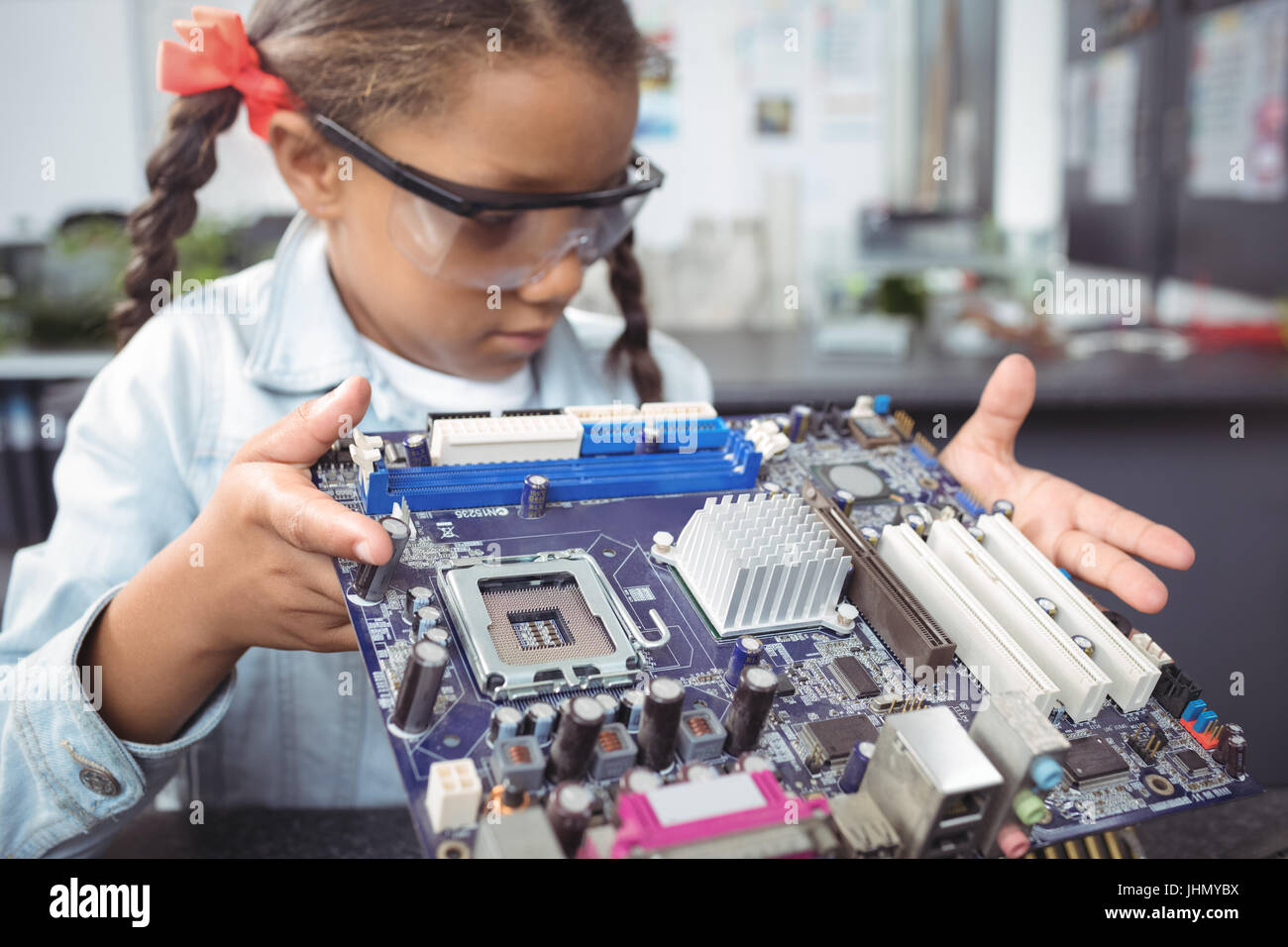 Electronics lab hi-res stock photography and images - Alamy