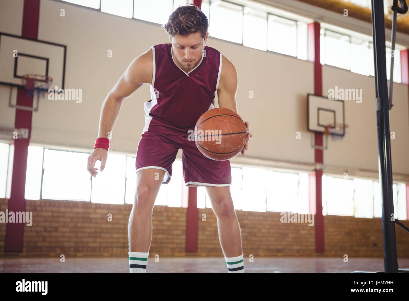 Male basketball player gesturing hi-res stock photography and images ...